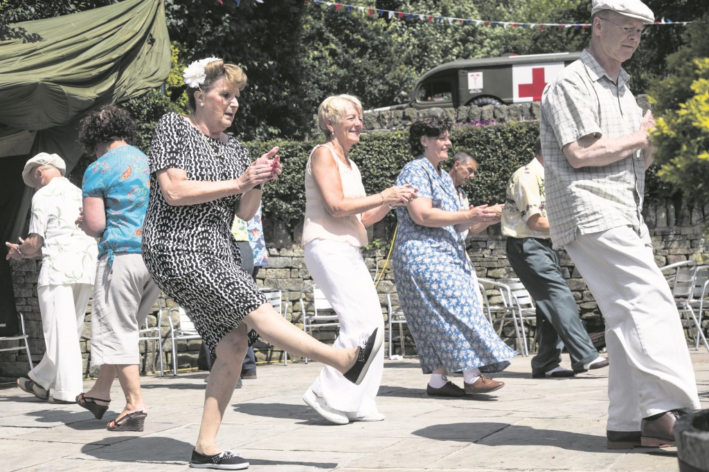 Uppermill transformed for unique wartime weekend - Saddleworth Independent