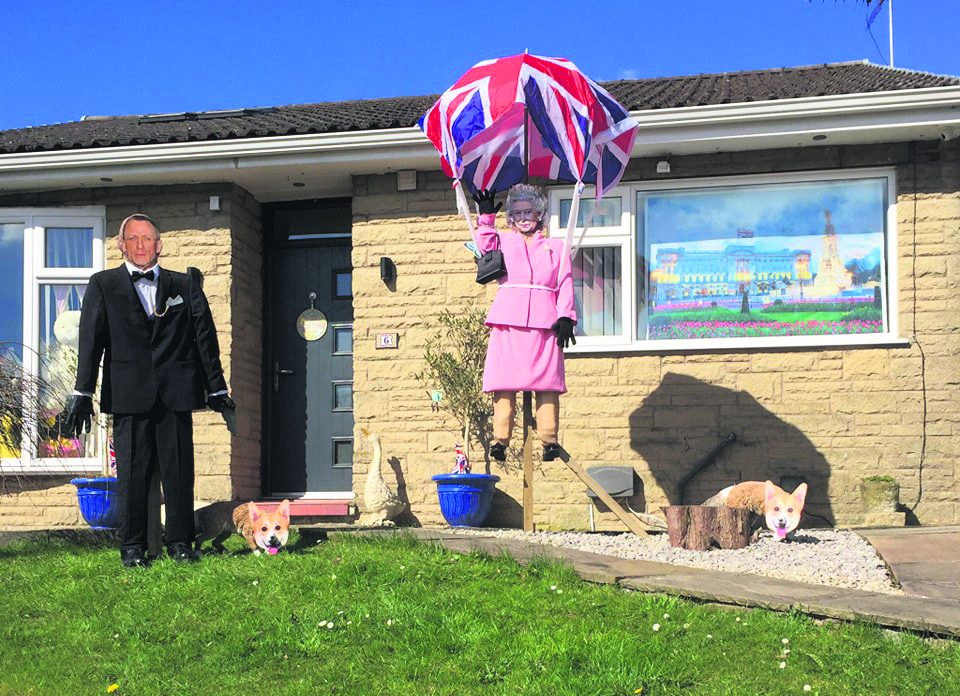 Film stars raise £5,200 for Diggle School – Saddleworth Independent