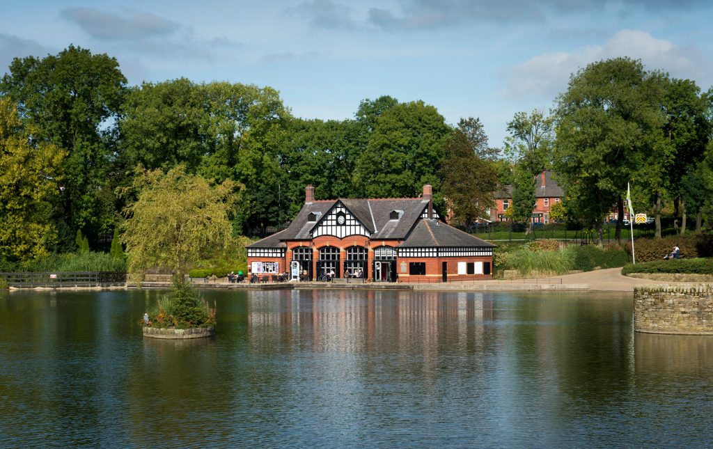 Prestigious Green Flag awards for two of Oldham's parks - Saddleworth ...