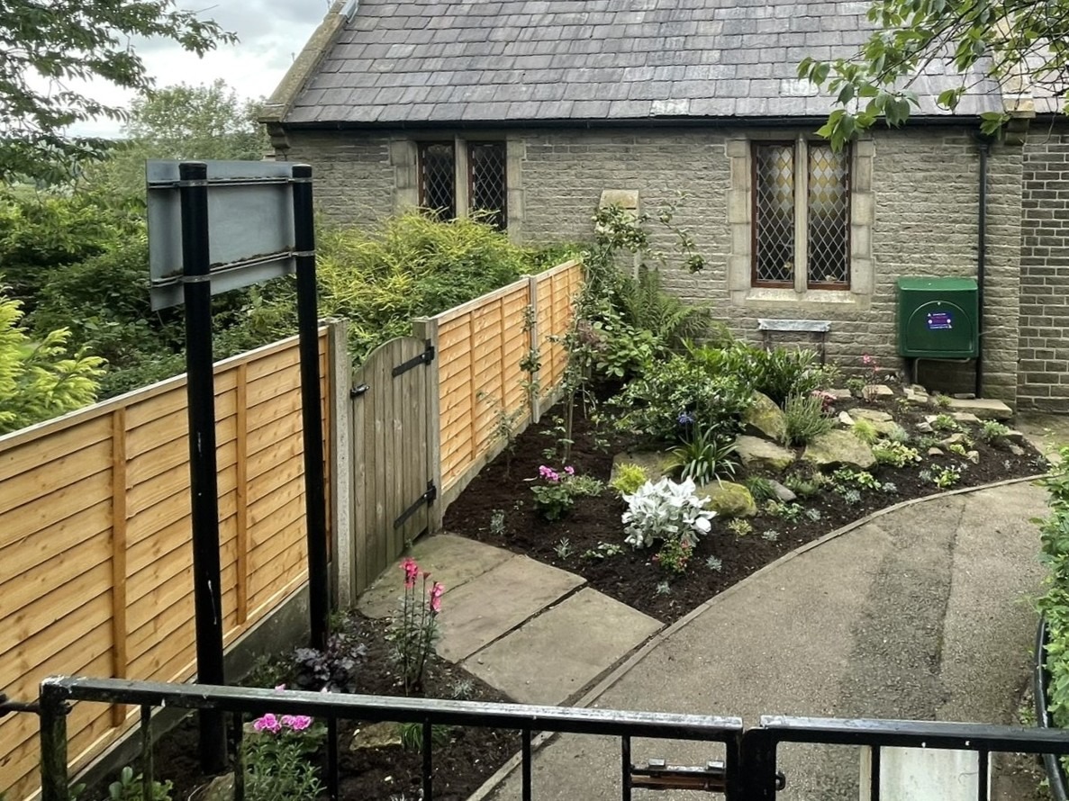 Dedicated volunteers love where they live in Lees, Springhead and ...