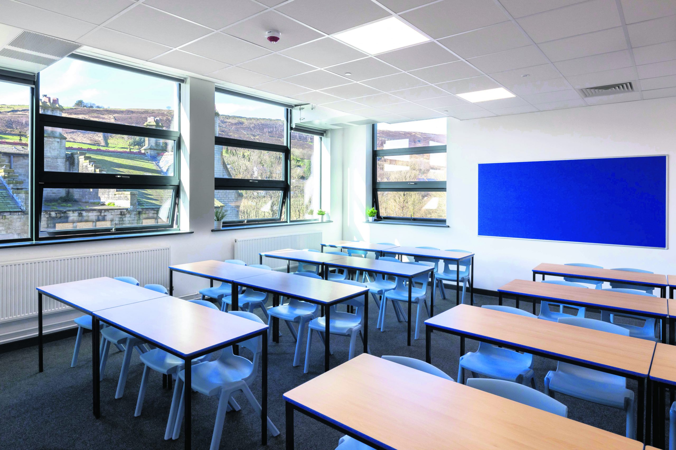 Doors open at new Saddleworth School in Diggle – Saddleworth Independent
