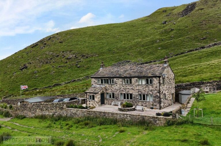 Fantastic Greenfield home offers Saddleworth in all its glory ...