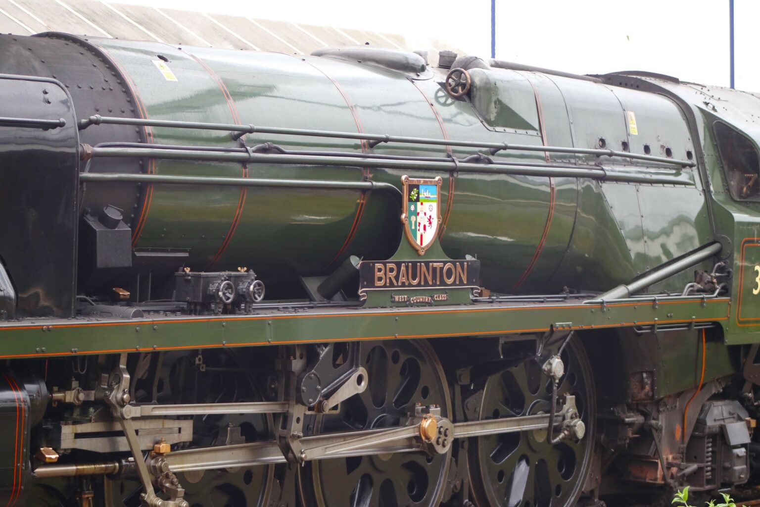 Historic Steam Locomotive ‘Braunton’ graces Saddleworth - Saddleworth ...
