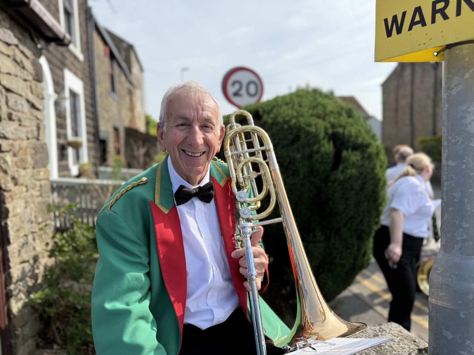 Saddleworth shines as Whit Friday sees huge crowds - Saddleworth ...