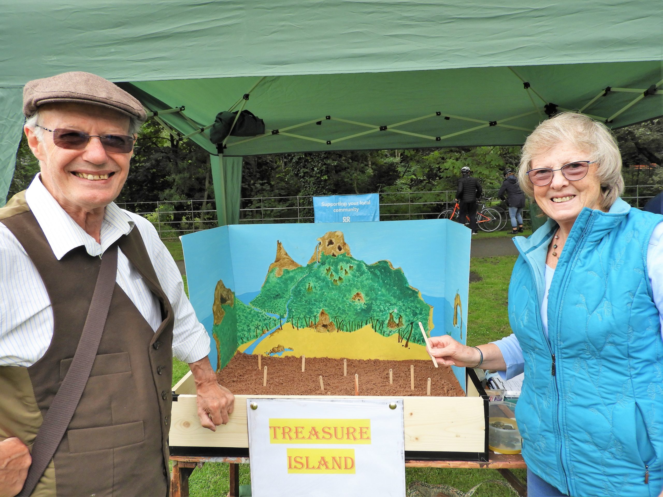 White rose flies high to celebrate Yorkshire Day - Saddleworth Independent