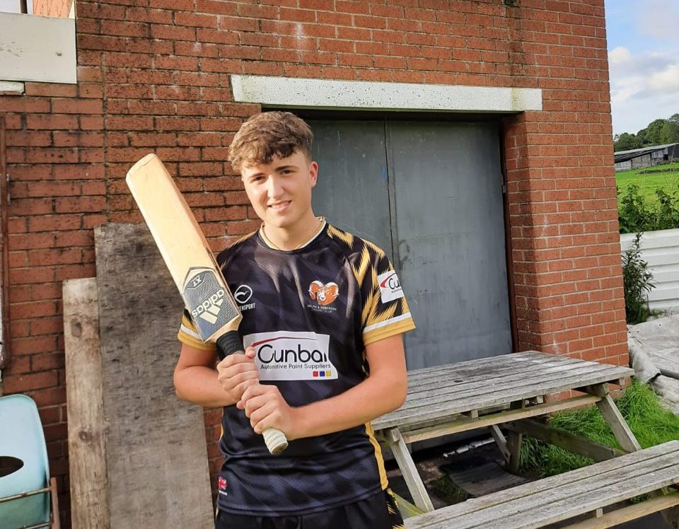 Pemberton hits Honley for six...single-handedly - Saddleworth Independent